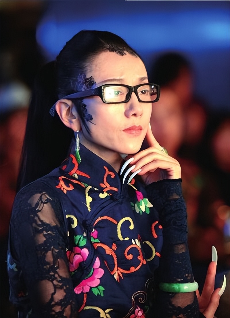 From a simple girl to a dancing queen, Yang Liping's life is only for ...