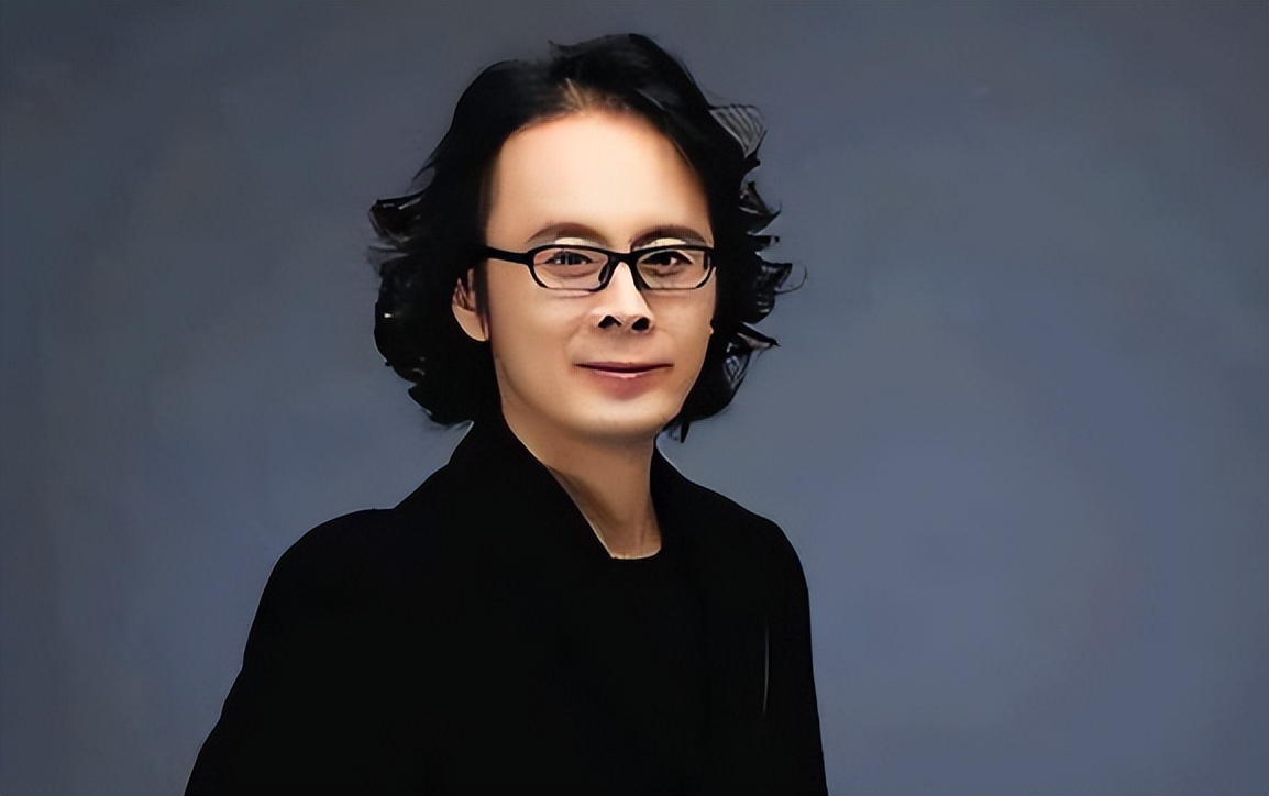 It is not the first case that the lyrics of "The Lights of the Stars ...