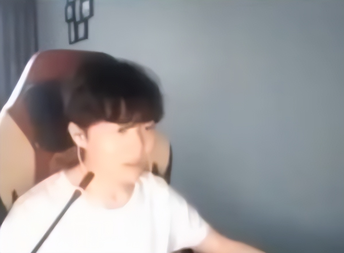 JJPLAY E-sports News: Rookie's large-scale message is hotly searched, and the live broadcast ...