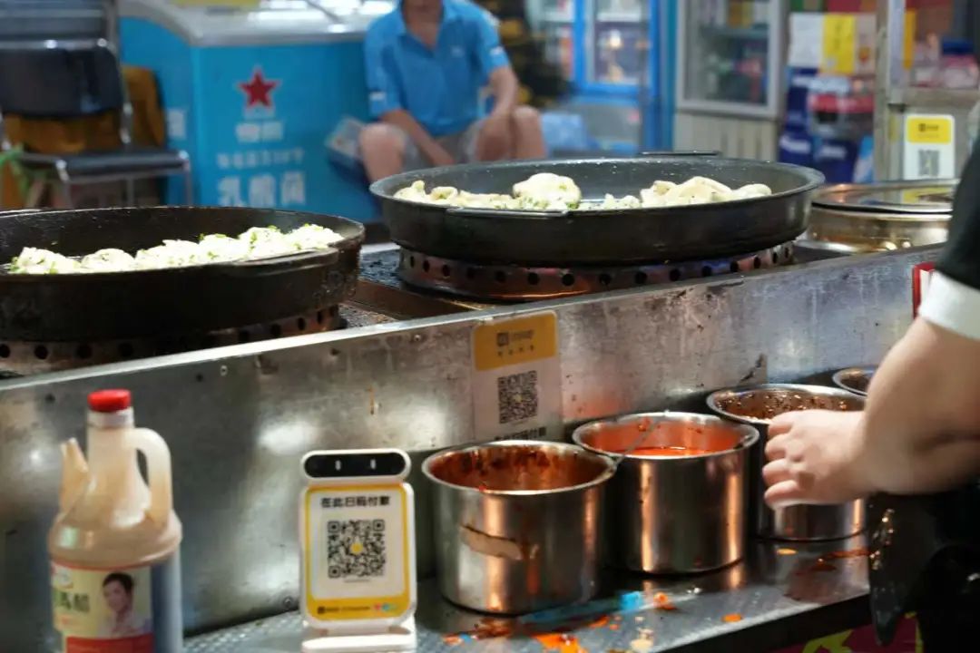 "Premature", "Middle" and "Midnight", in Wuhan, eat, eat, eat - iNEWS