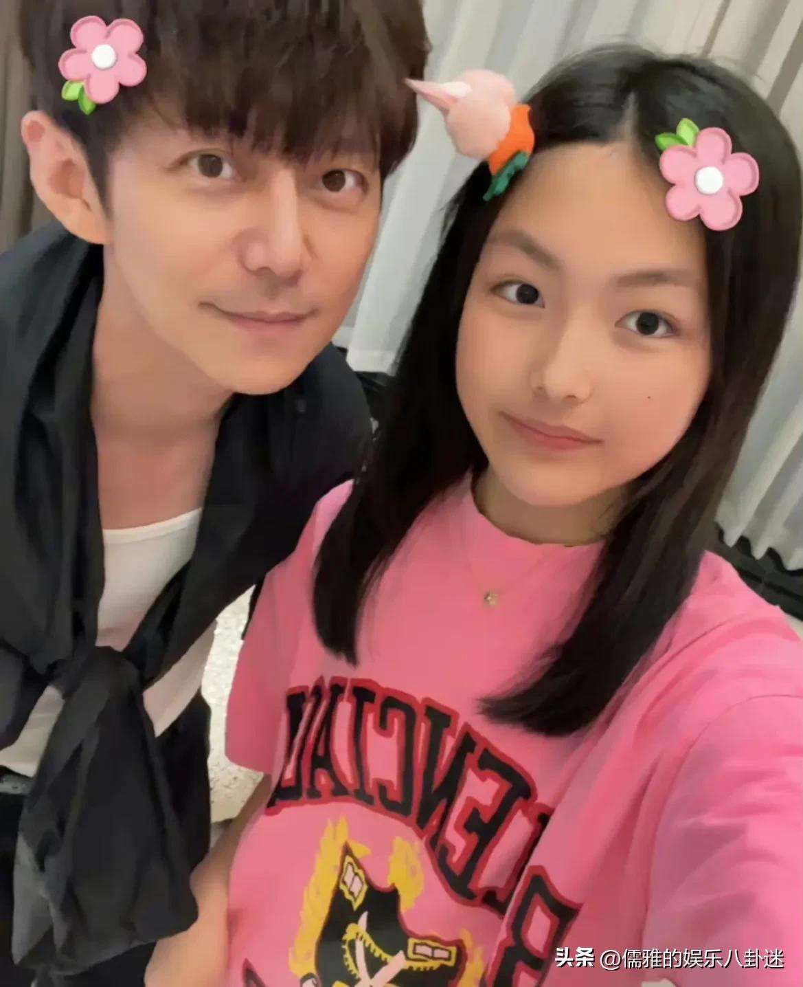 He Jiong and Wang Shiling took a group photo in the same frame ...