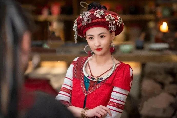 Ding Xiaoying, a proper big beauty - iNEWS