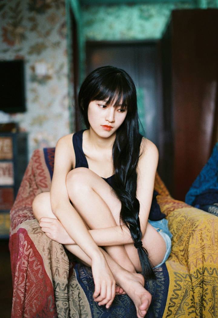 Mingyang Entertainment-Female star Huang Cancan - iNEWS