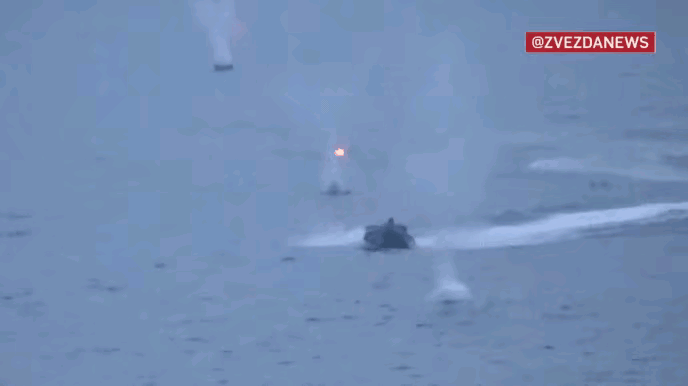 The Russian naval ship was attacked by the Ukrainian unmanned speedboat ...