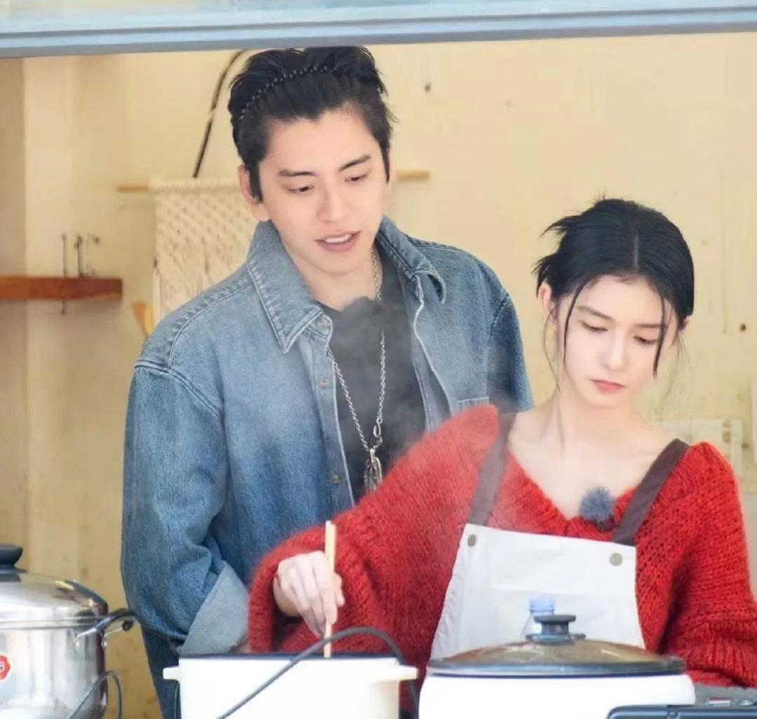 Tang Xiaotian's love affair was exposed, Quan Zhilong announced his comeback, and the new year ...