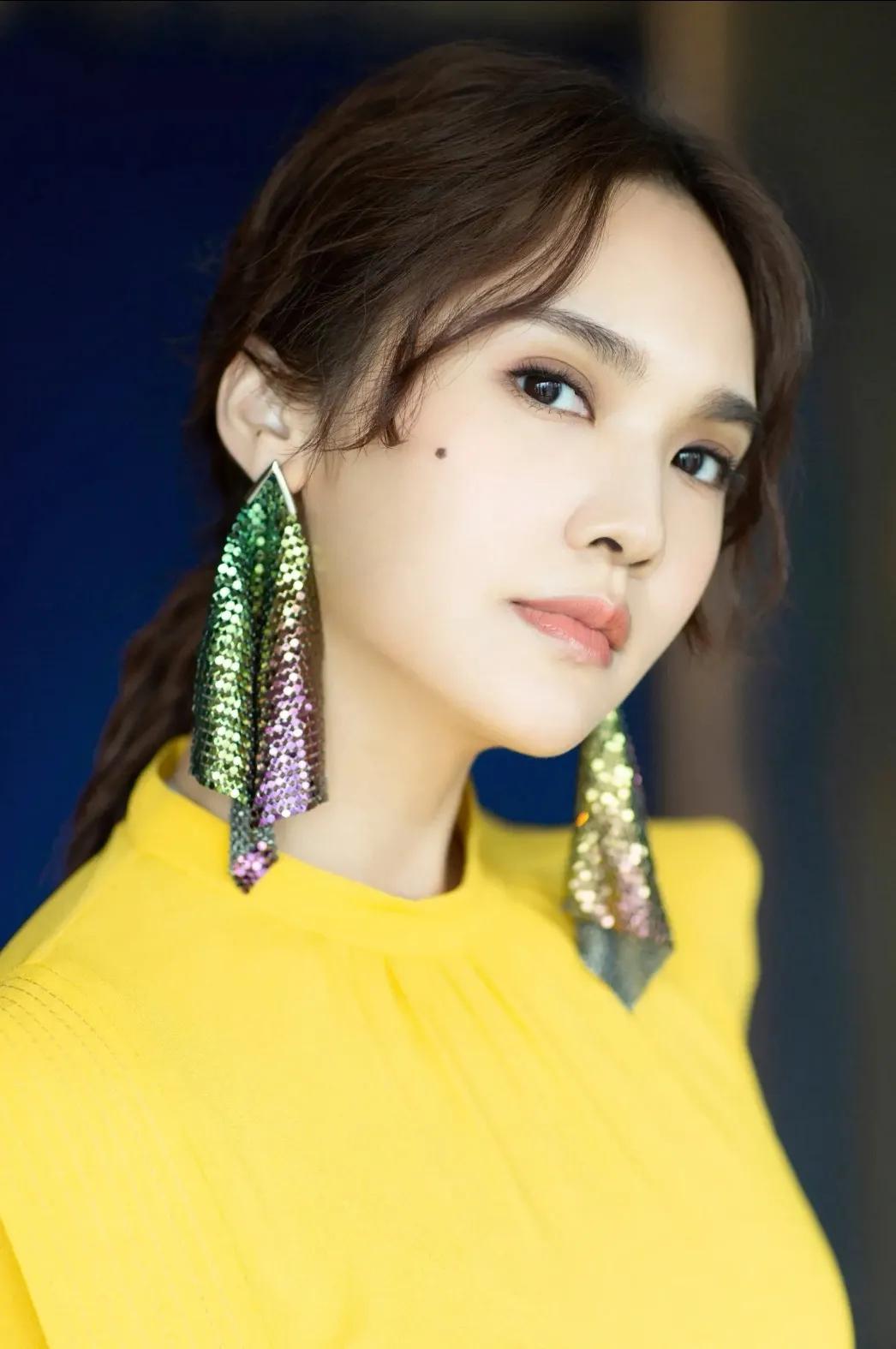 Rainie Yang & Angela Chang amazing pictures - iMedia