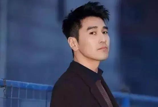 Ten charming small-eyed male stars, one is more handsome than the other ...