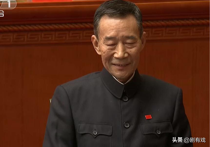 Become famous at the same time, one became a respected artist, the ...