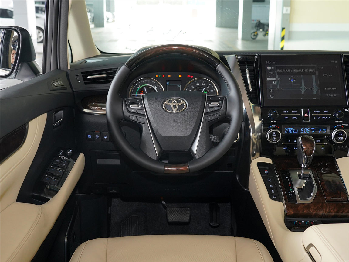 Alpha: Toyota's luxury MPV, with a 2.5 displacement of over one million ...
