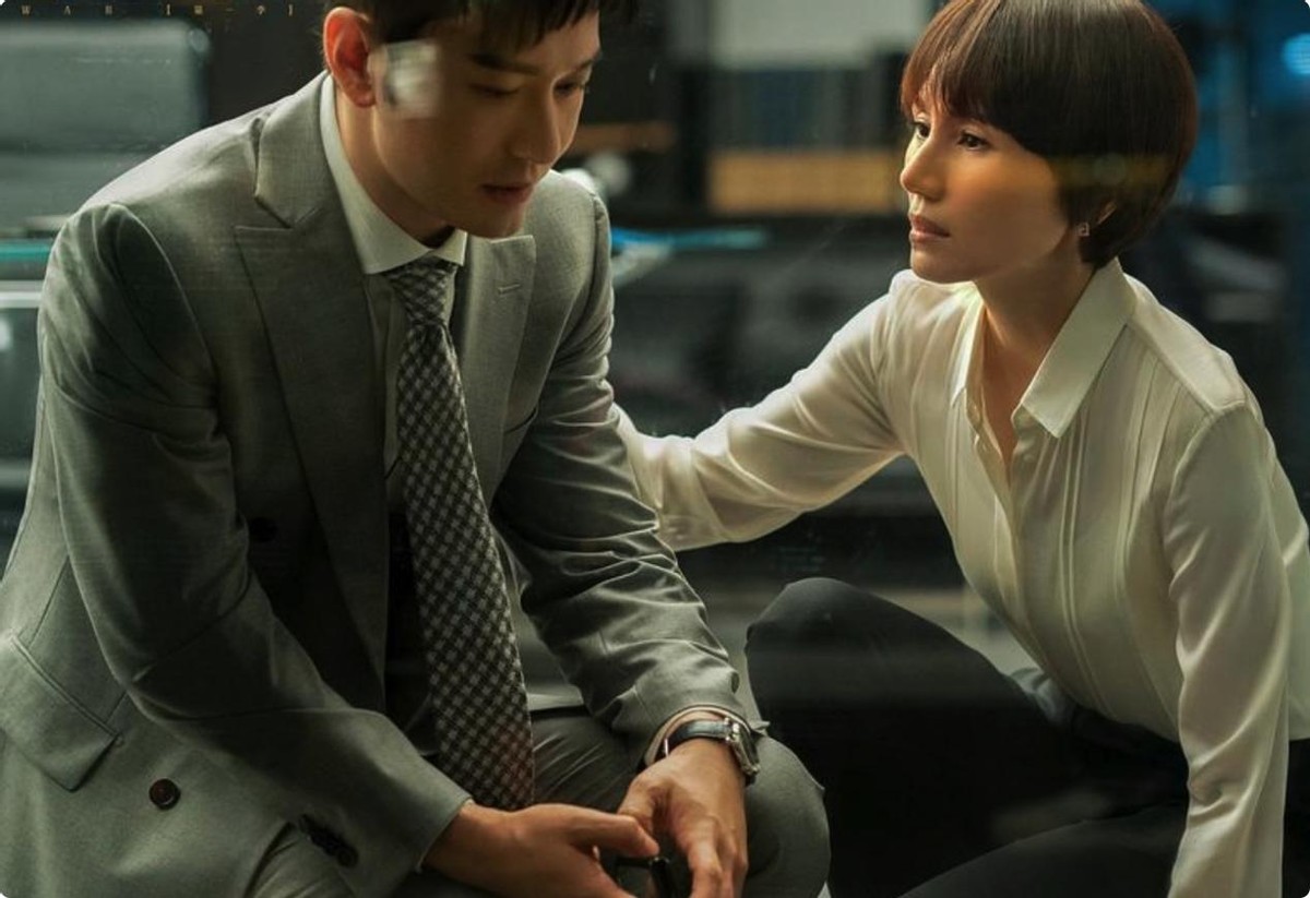 Episodes 30 and 31 of the Battle of the Roses: Ye Qinqin's "intimate photo of indulgence" tore ...