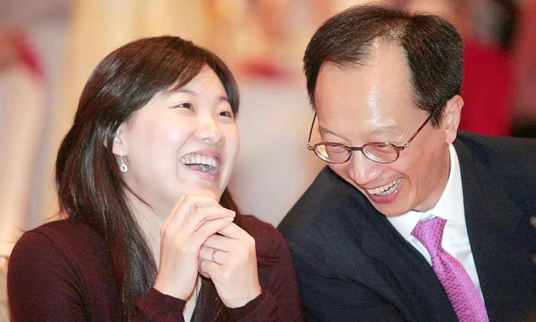 Fu Mingxia made her first appearance after the marriage turmoil, and ...