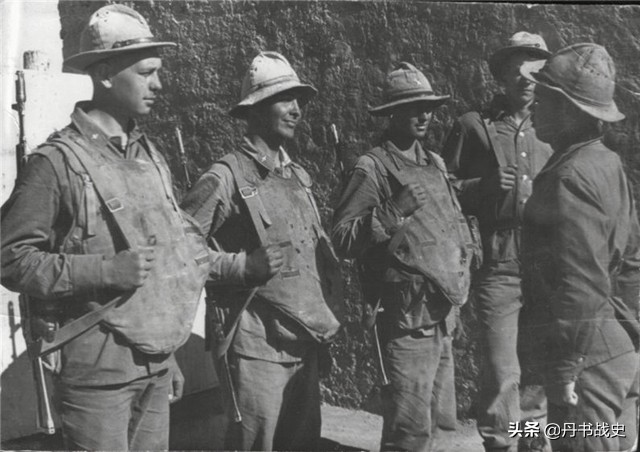 The Soviet Union's first modern body armor, 6B2 body armor using ...