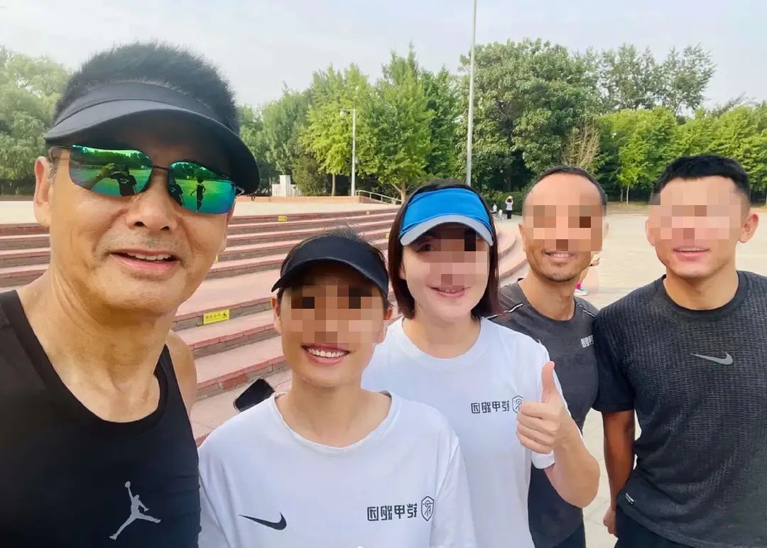 68-year-old Chow Yun-fat ran from Shanghai to Beijing, enthusiastically ...