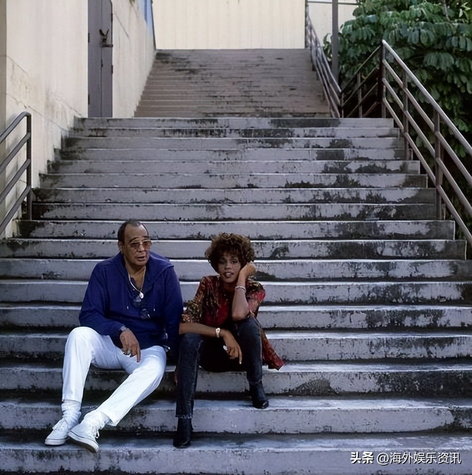 About Whitney Houston's mother Sissy and father John Russell - iMedia