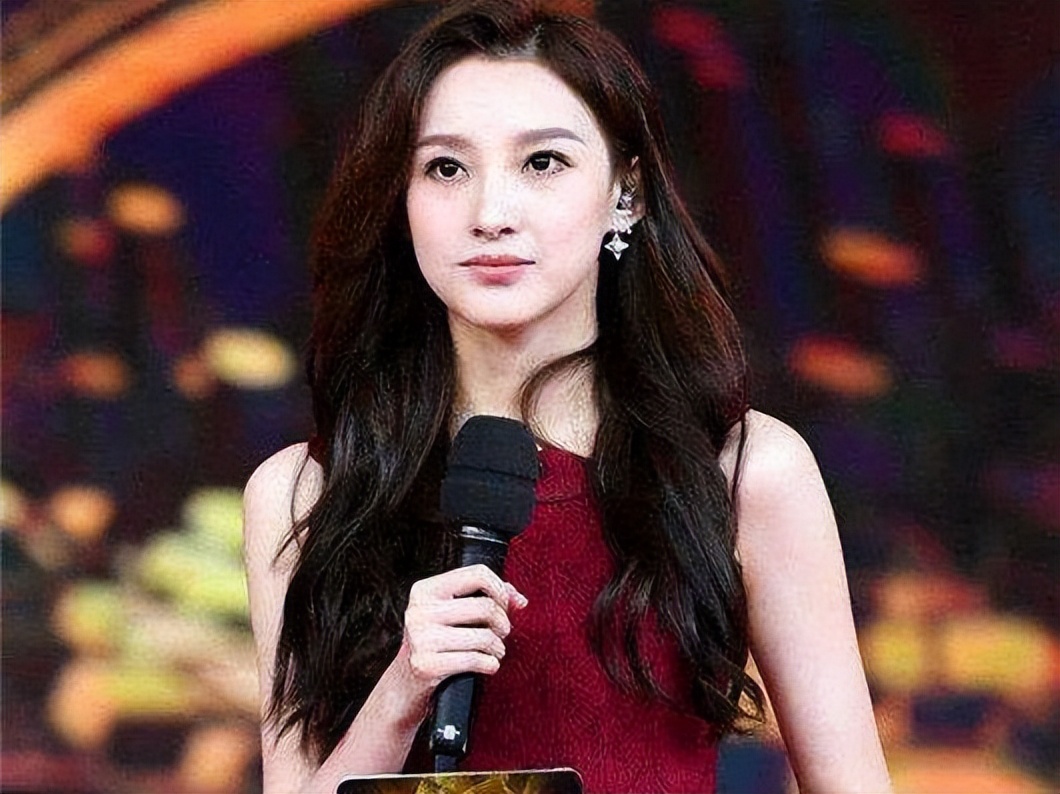 CCTV's top ten most beautiful anchors, Ma Fanshu is a rookie Huadan ...