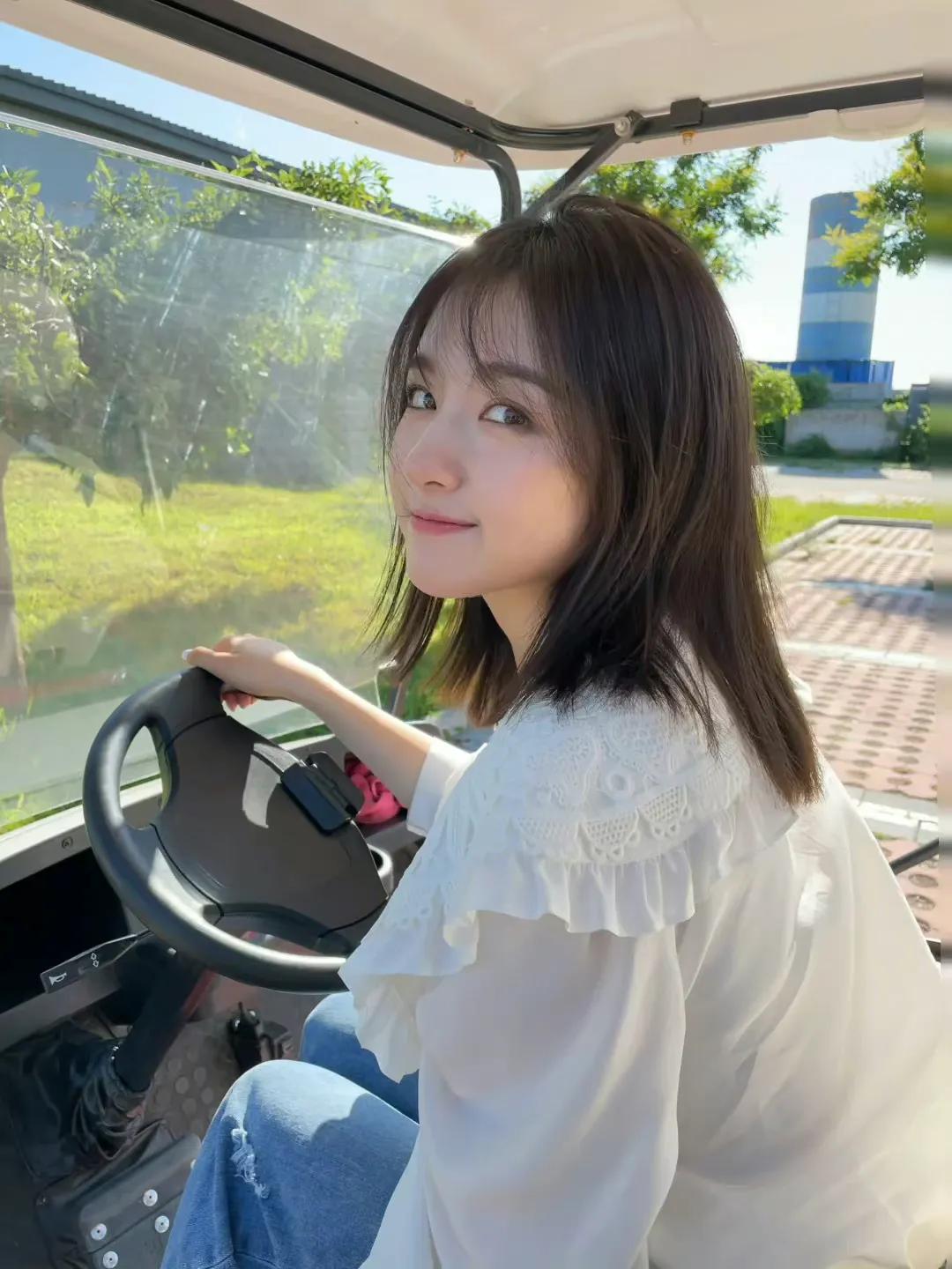 Li Randi, beautiful girl - iNEWS