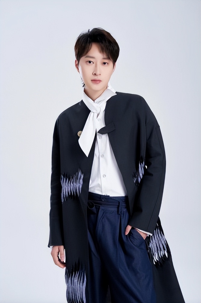 Zheng Yu's first OST single "We Chasing the Rainbow" is online, and the ...