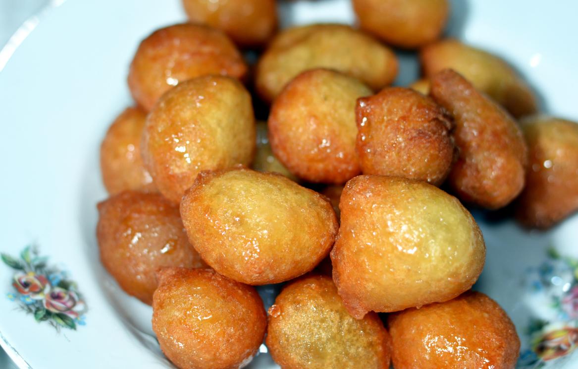 Taste the traditional Chinese delicacy - Hunan Cuisine Sugar Oil Baba ...