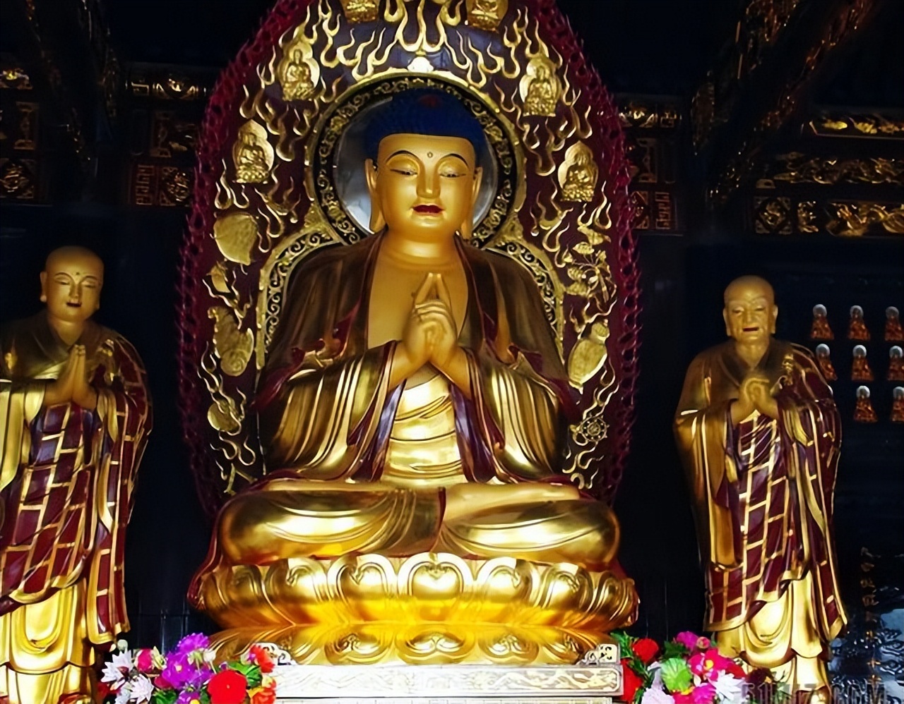 Why temples prohibit taking photos of Buddha statues is not a ...
