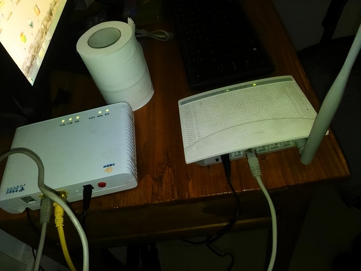 Should the router be turned off before going to bed? Thanks to the ...