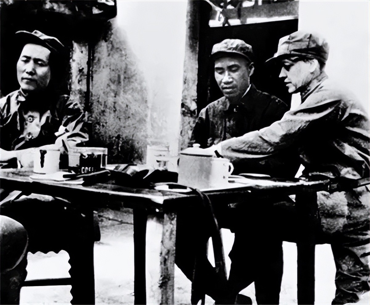 In 1939, after Li De returned to the Soviet Union, what happened to his ...