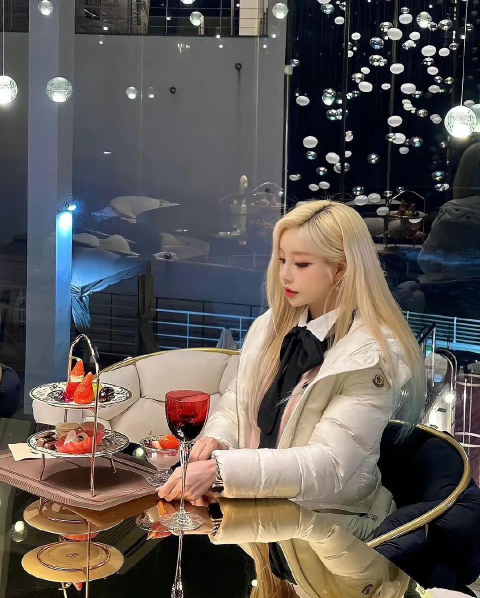 Zhang Huien's January Mashup Show - iMedia