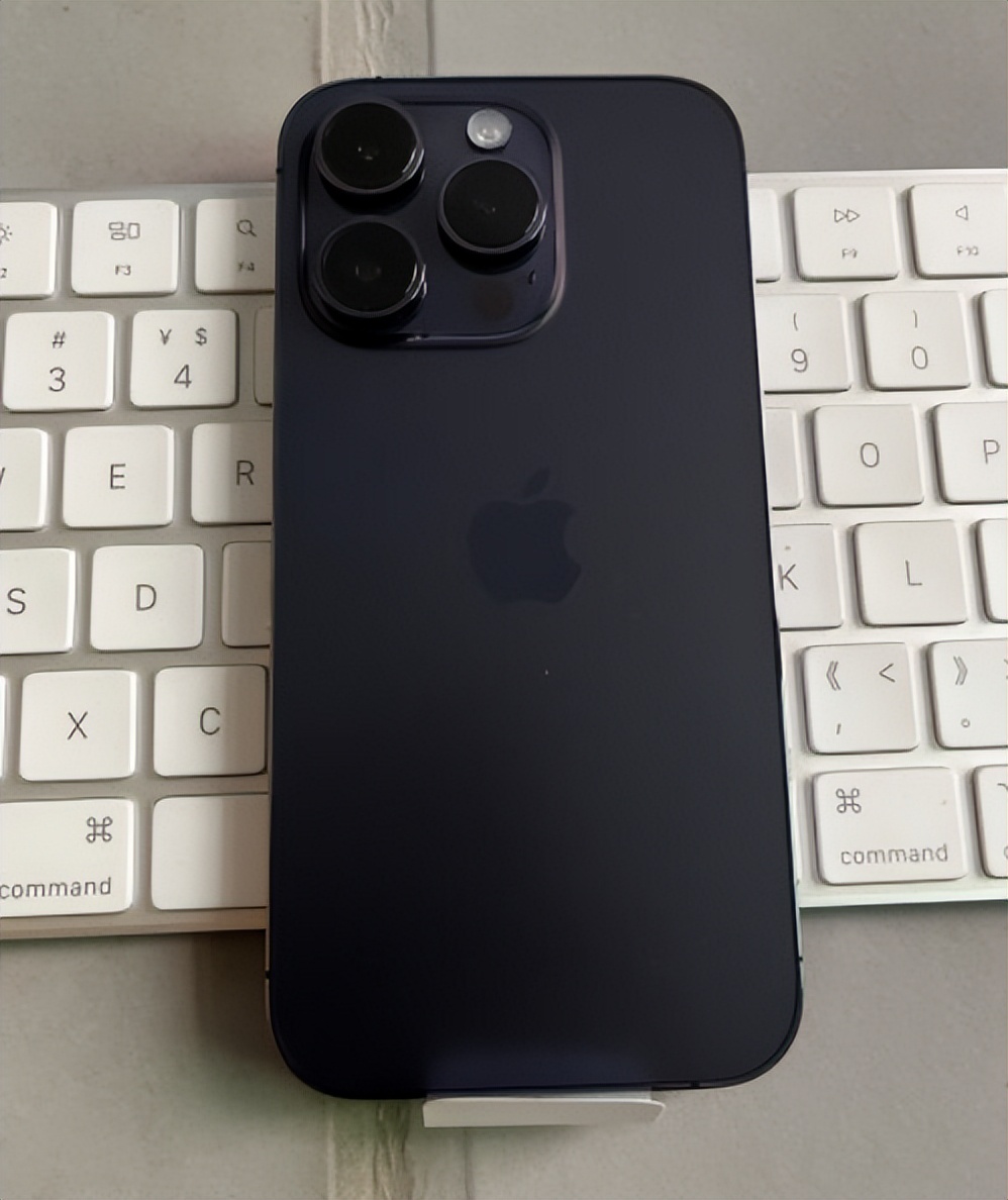 The first place in the mobile phone camp in the iOS performance list ...