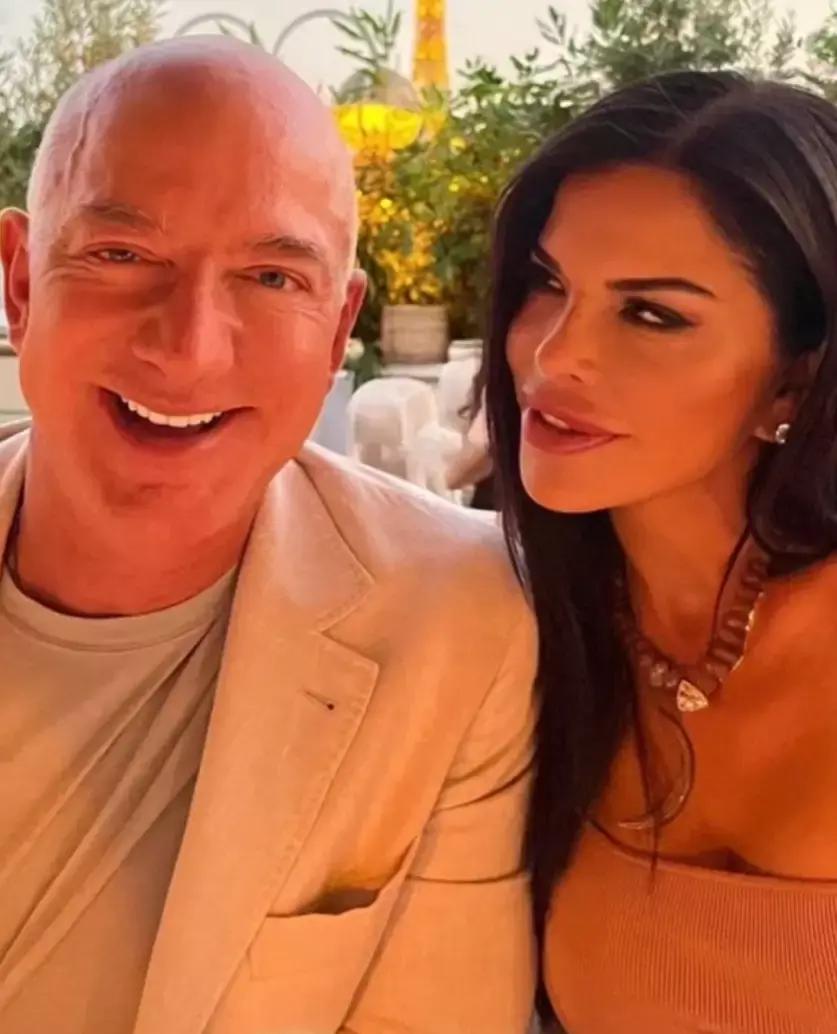 Amazon boss Bezos' fiancée Sanchez publishes book, Kardashian sisters ...
