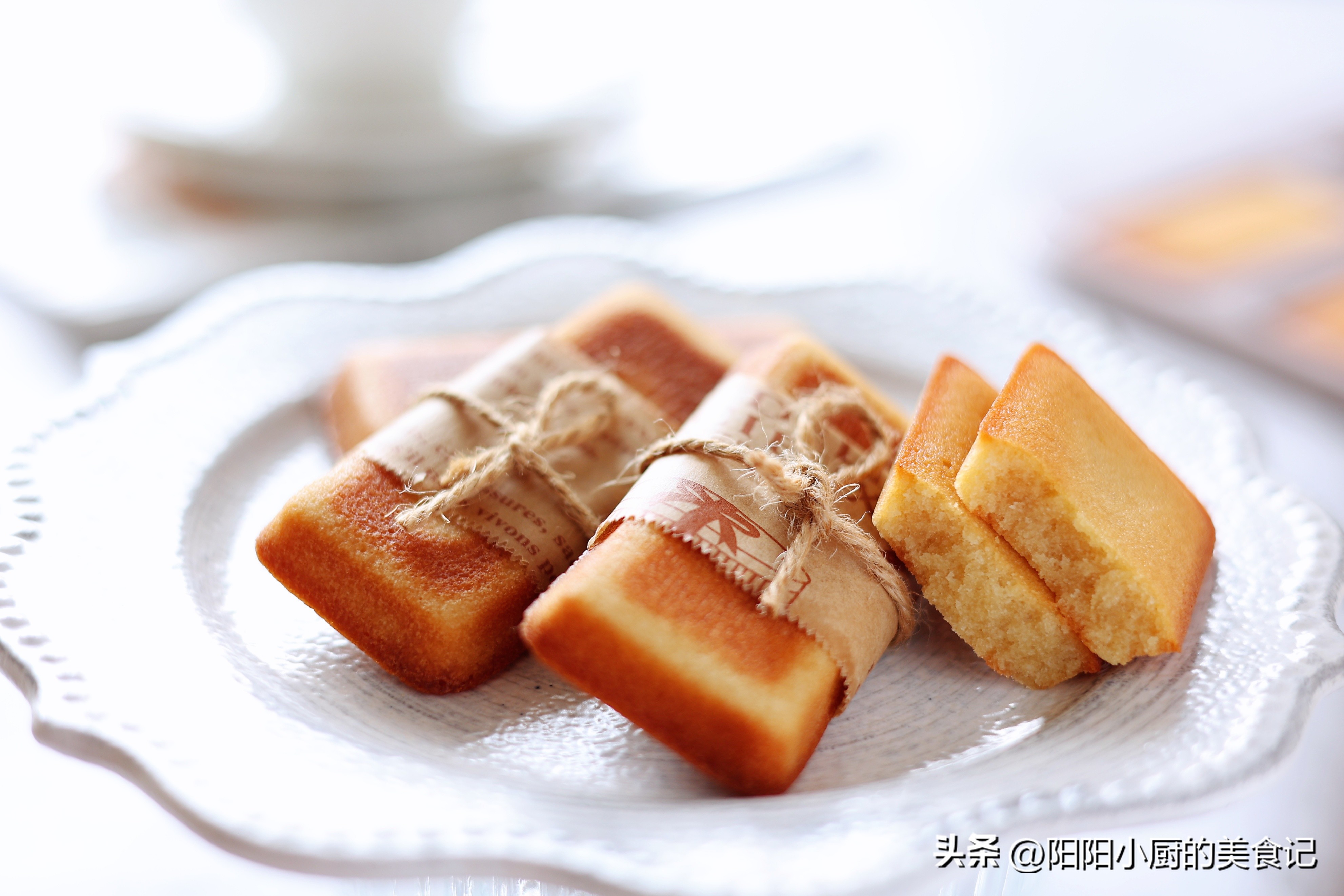 Teach you how to make Feinan snow cake, the skin is slightly crispy ...