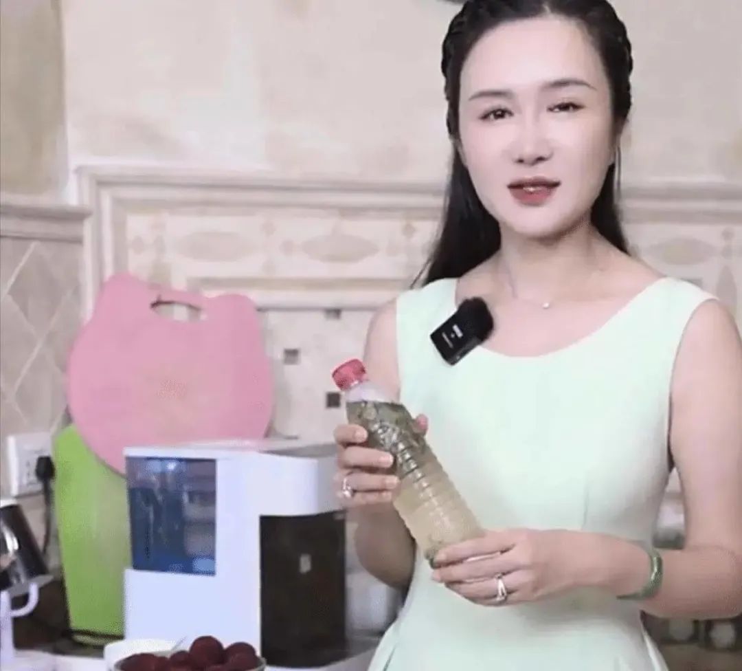 Zhang Jizhong's million-dollar tea was missing, and his wife gave it to the driver to drink ...