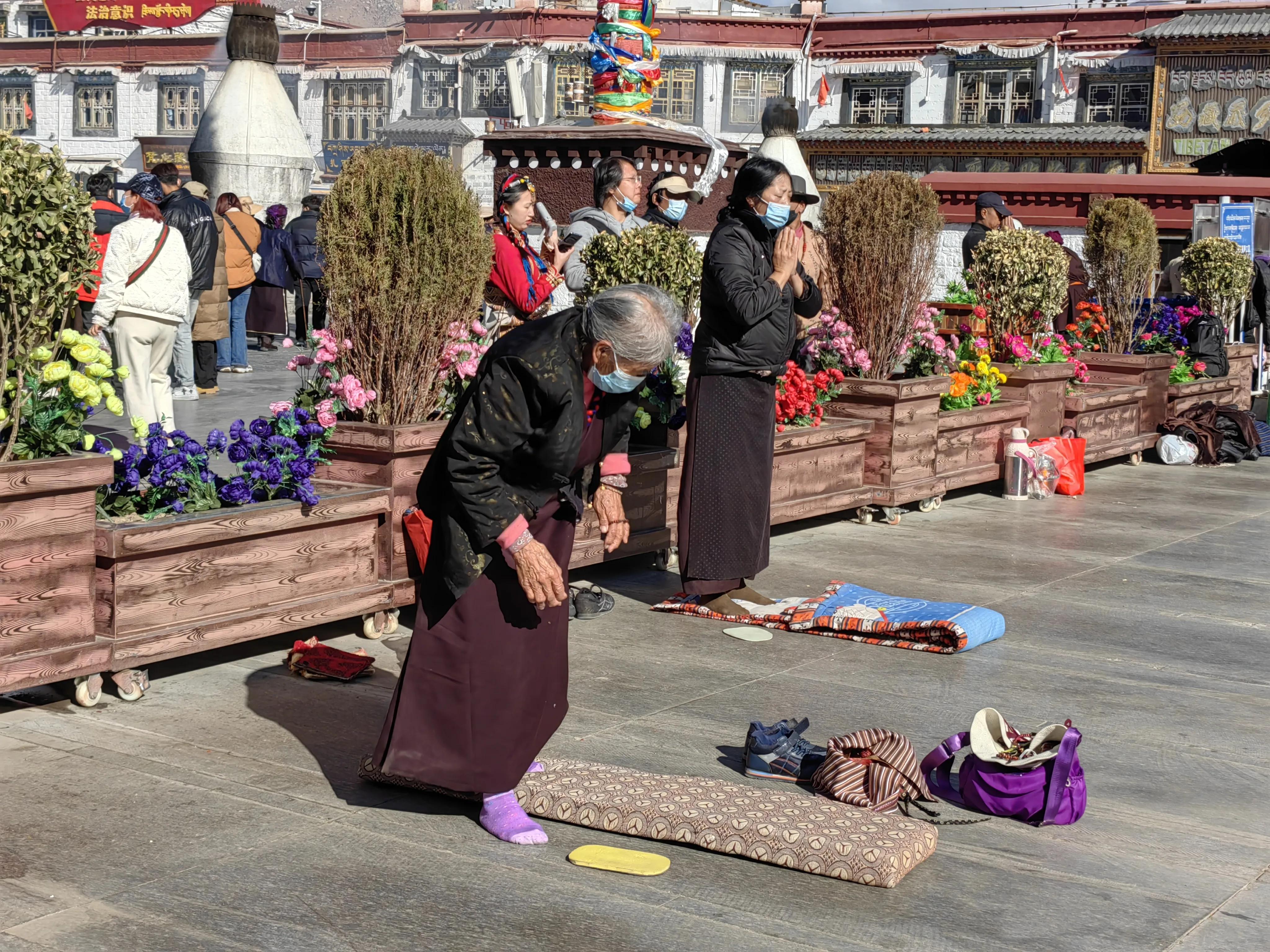 Taking the train to Tibet (6) - iNEWS