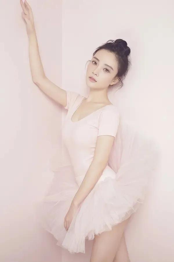 China's top goddess Li Xiaolu, small and exquisite and as beautiful as Baolu - iNEWS
