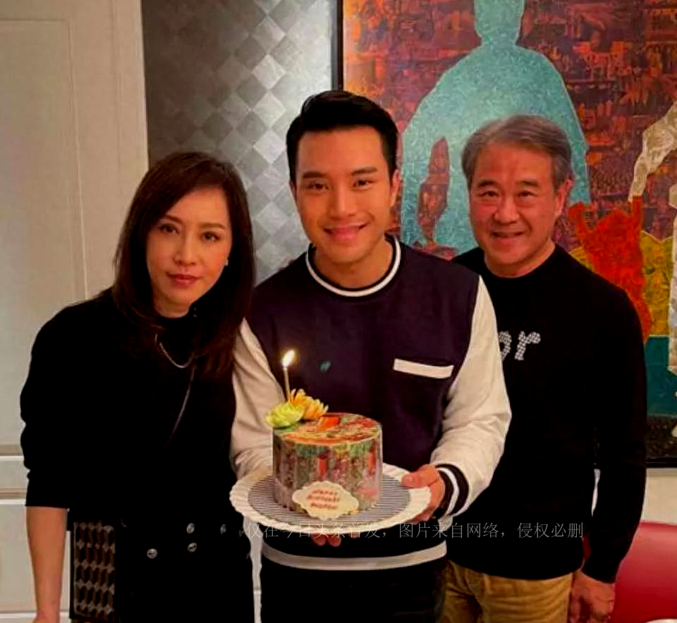 Gu Jiyun took a photo with her stepson who is a TVB artist. They look ...