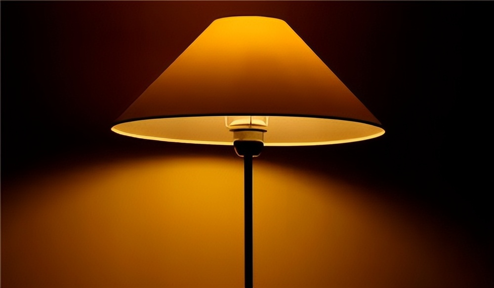 What is the difference between Class I lamps and Class II lamps? - iNEWS
