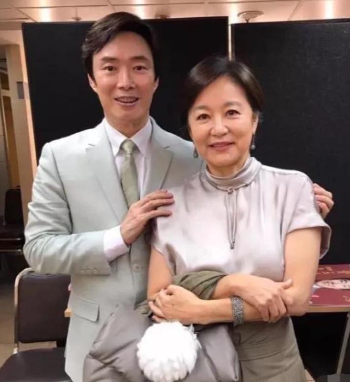 Two generations in the same frame? The mystery of time between 68-year ...