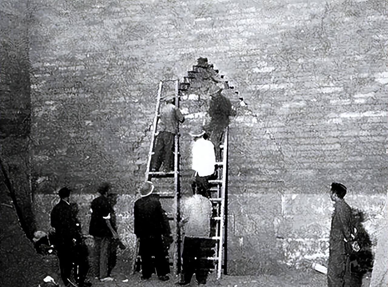 1956 Excavation of the real scene of Ming Dingling Tomb! Guo Moruo ...