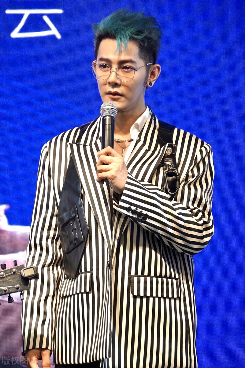 Wang Dongcheng is very handsome - iNEWS