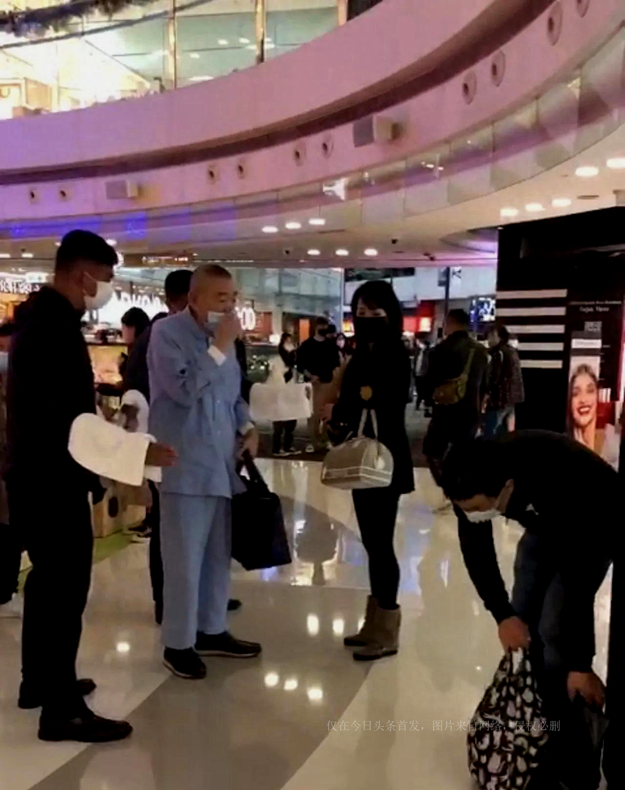 After eight years, Liu Luanxiong's old love Lu Lijun went shopping ...