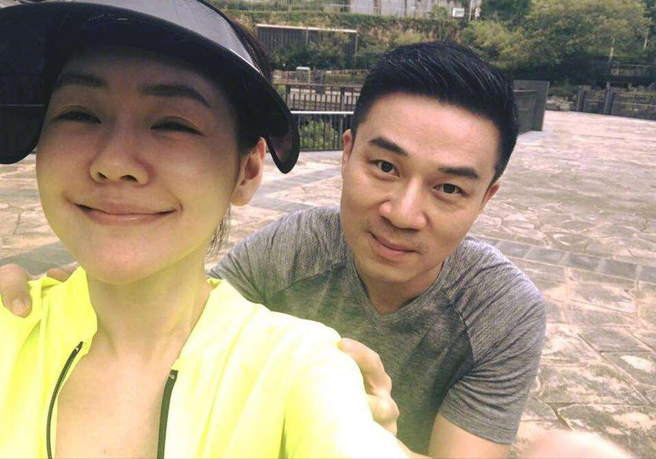 It looks super rich, but it's all bluff. Are these 10 men pretending to be tired? - iMedia