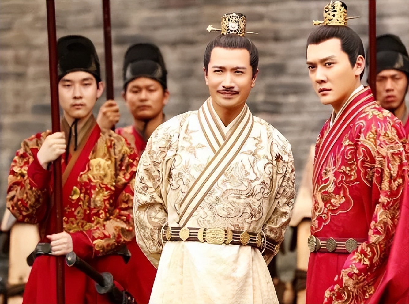 Why does Zhu Di dislike Zhu Gaochi, but prefer his eldest grandson Zhu ...