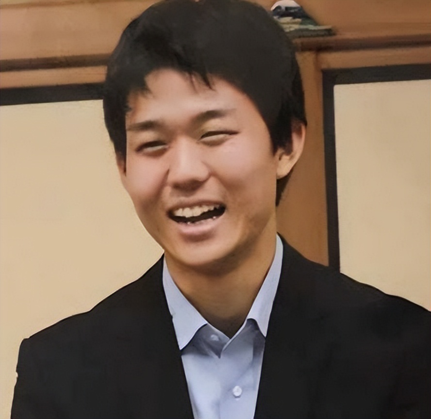 Who will be the successor of Abe's family after his death?The fourth ...