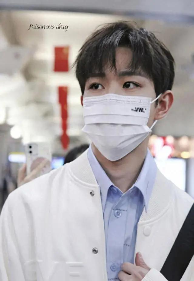 baby, Zhu Yilong, Tian Jiarui, Lu Yuxiao, Deng Wei, Zhang Wanyi, etc ...