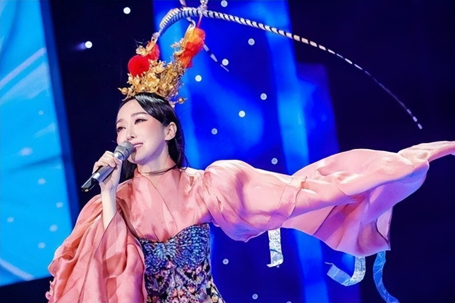 Sa Dingding, who was holding the microphone instead, how many fake ...