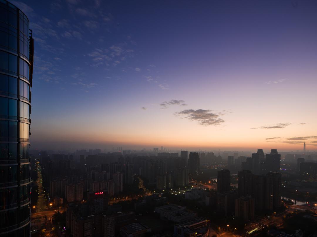 Chengdu 1000㎡ high-altitude villa, 270°panoramic floor-to-ceiling ...