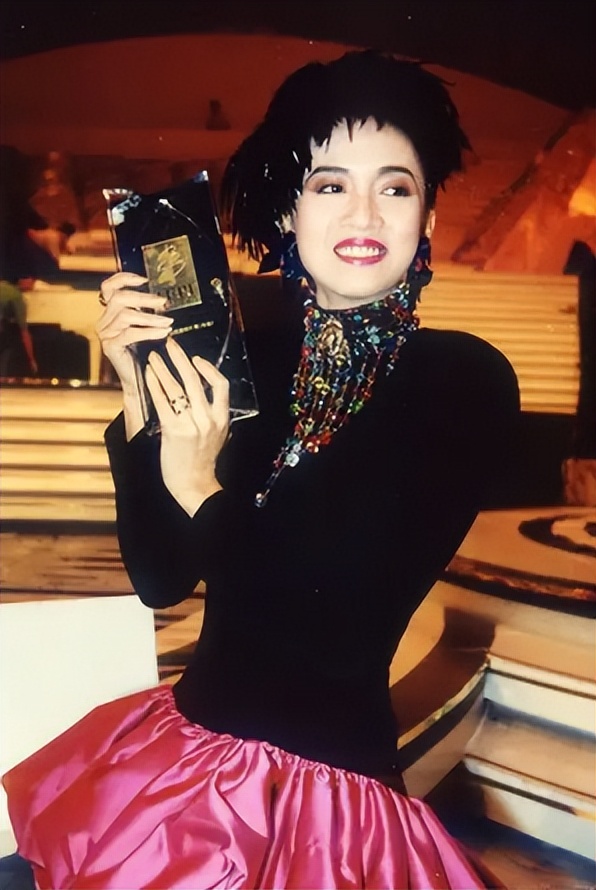 "Peerless elegance" Anita Mui: infatuated with Andy Lau, held in the ...