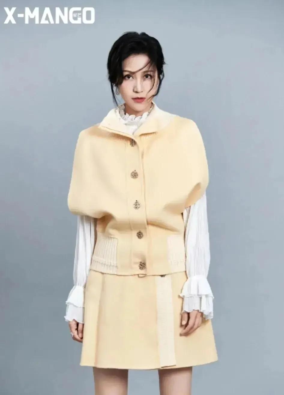 Bao Lei looks like an old lady, but she speaks very girlishly, sweetly ...