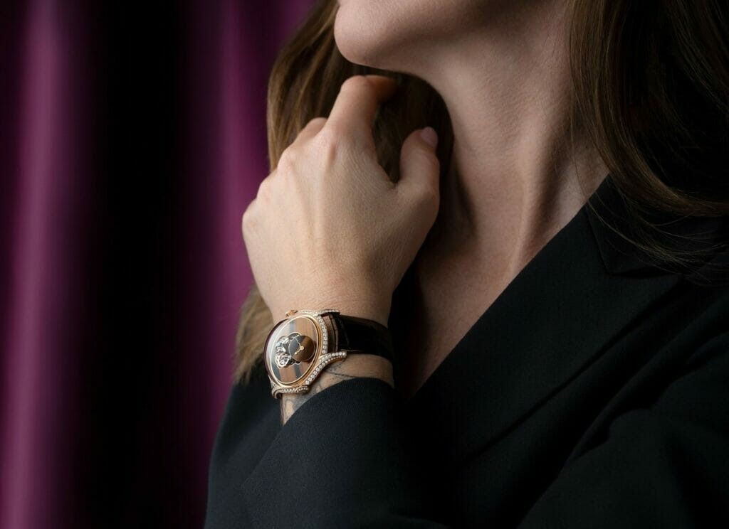 A good day starts with a good watch - iNEWS