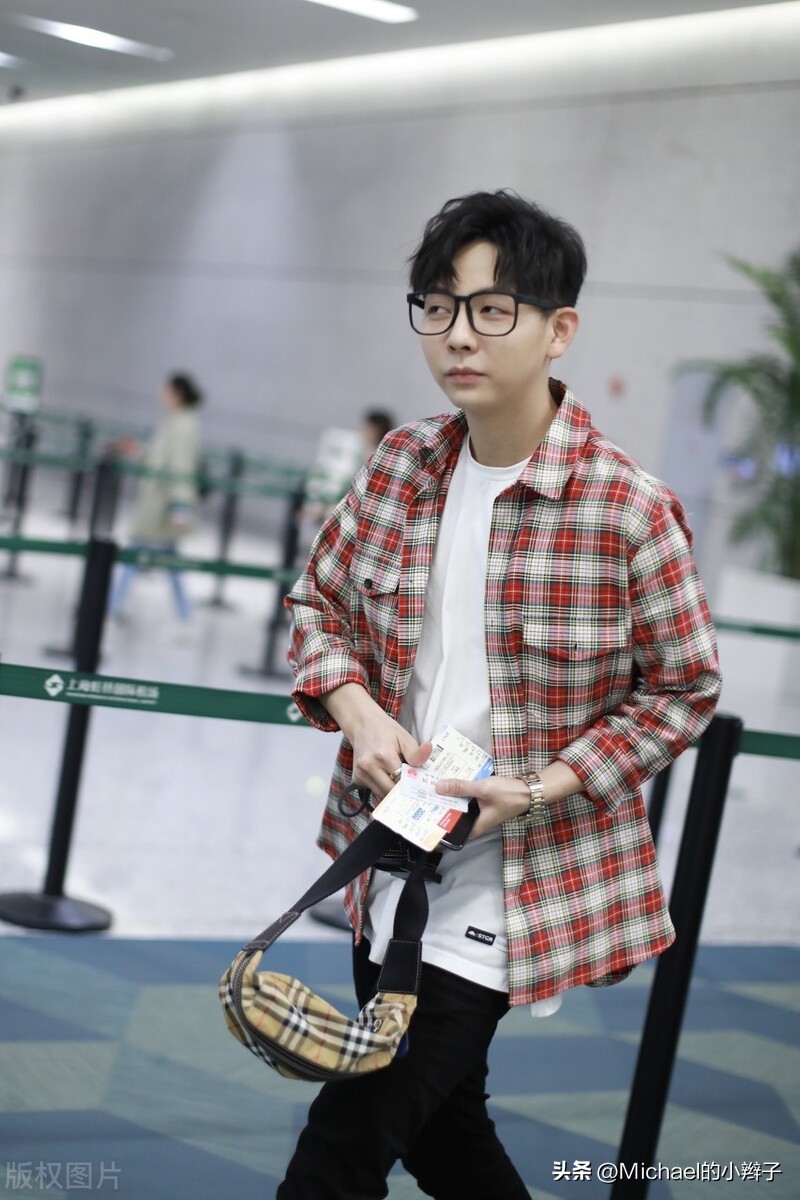 Hu Xia, who became popular in "Those Years", how about her singing ...