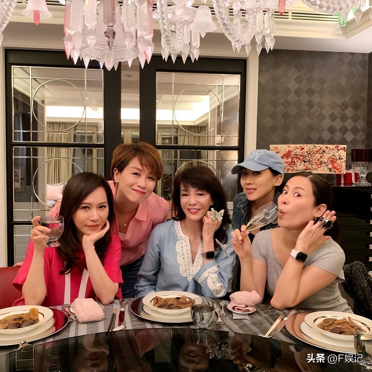 Zheng Yuling, Gu Jijun, Xuanxuan, Wu Meiheng and other best friends ...