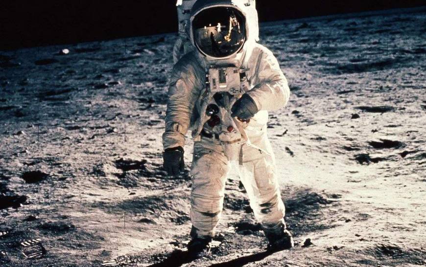 What happened to the first female astronaut in space in 1963? live a ...